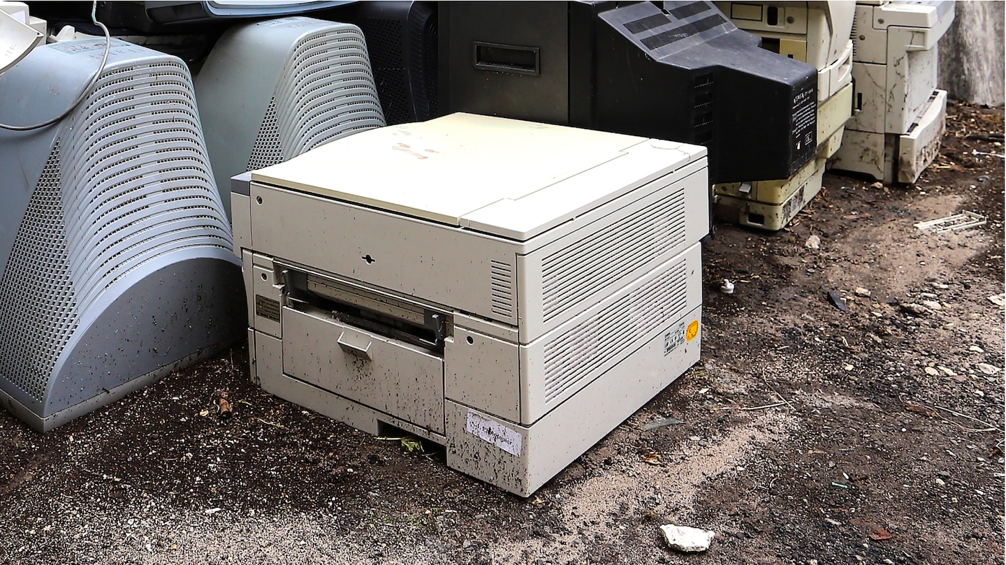 The truth about imitation ink and toner. | Staples